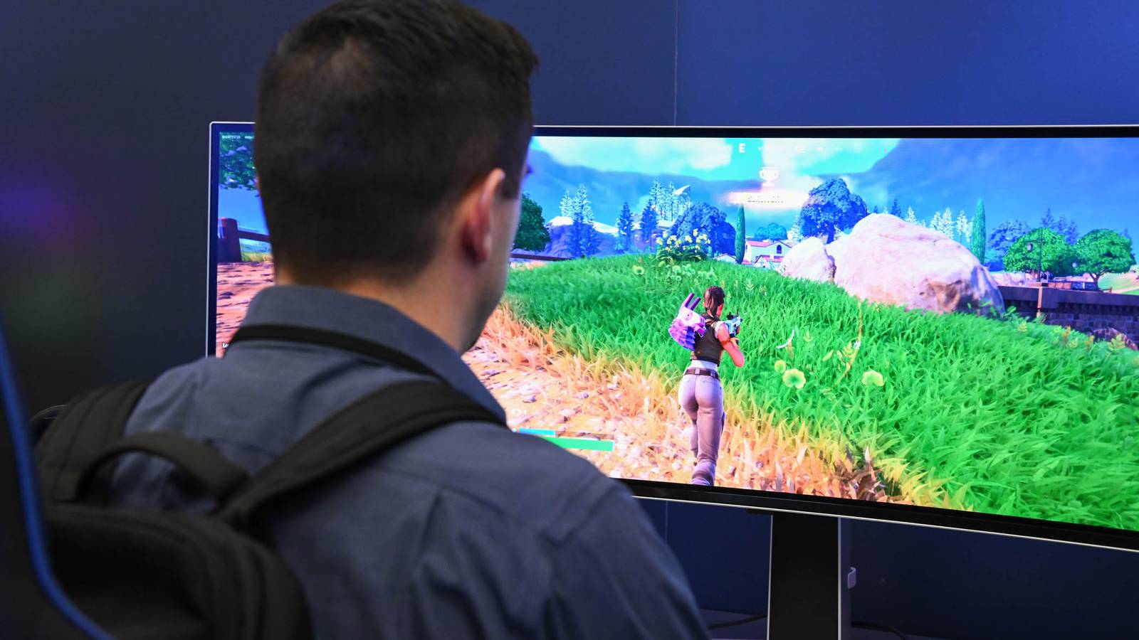 Samsung's Insane Ultra-Wide Monitor Is $200 Off Today