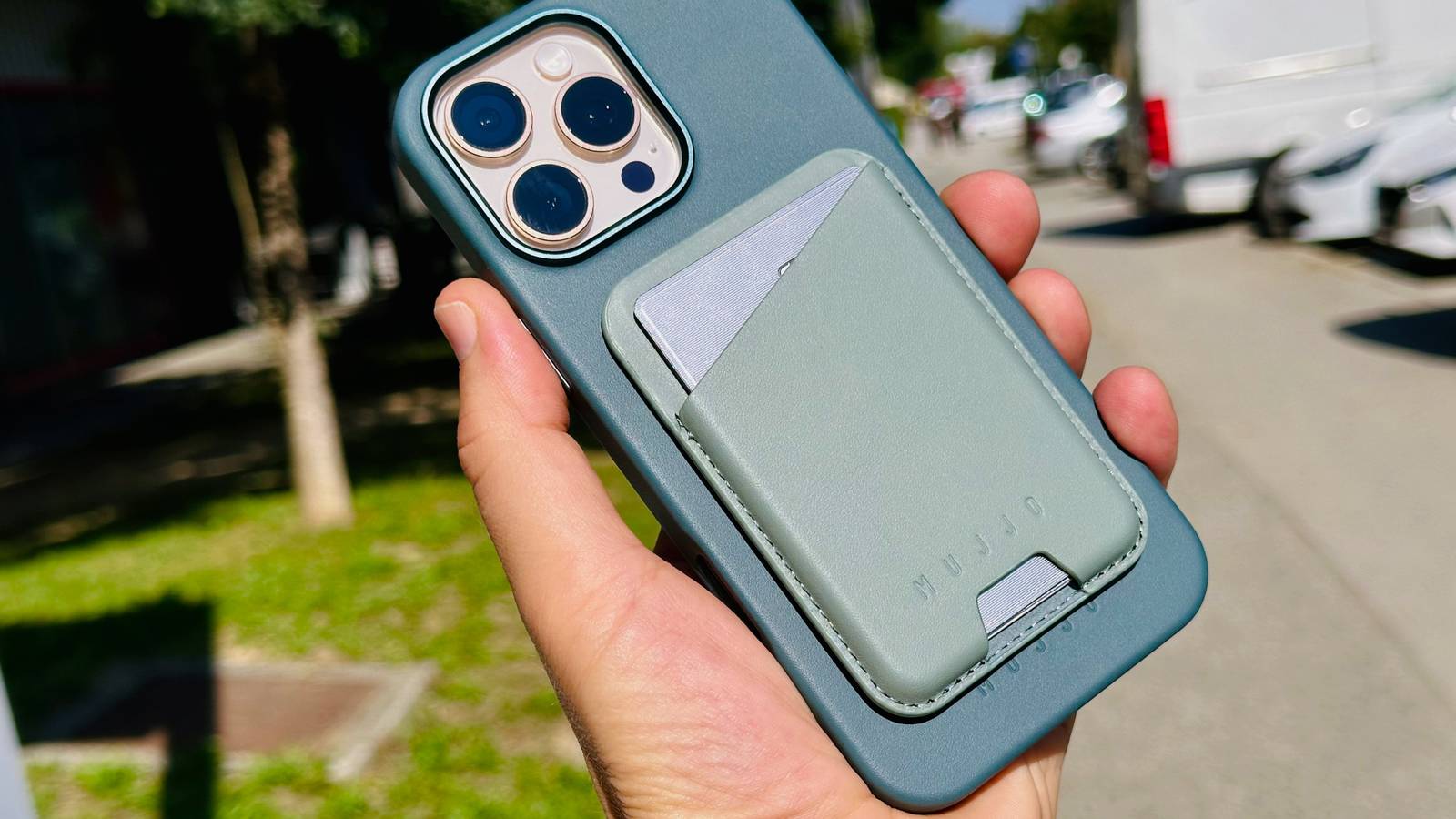 iPhone 16 Randomly Freezing or Restarting? You're Not Alone
