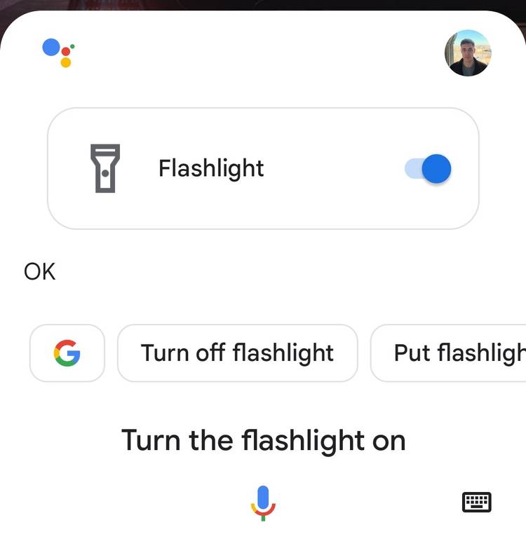 How to Turn On the Flashlight on Android