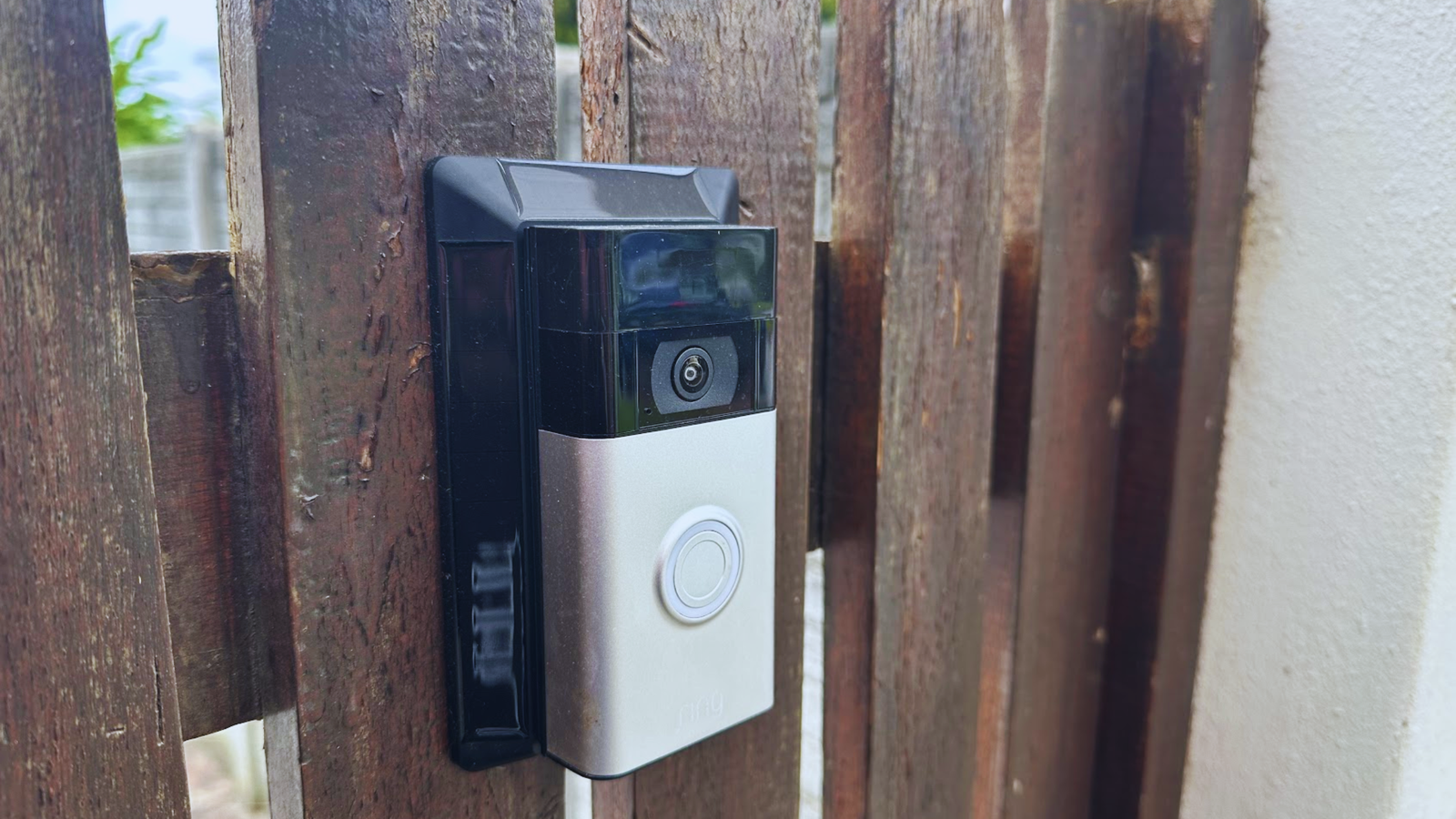 Why I Picked a Battery-Powered Smart Doorbell