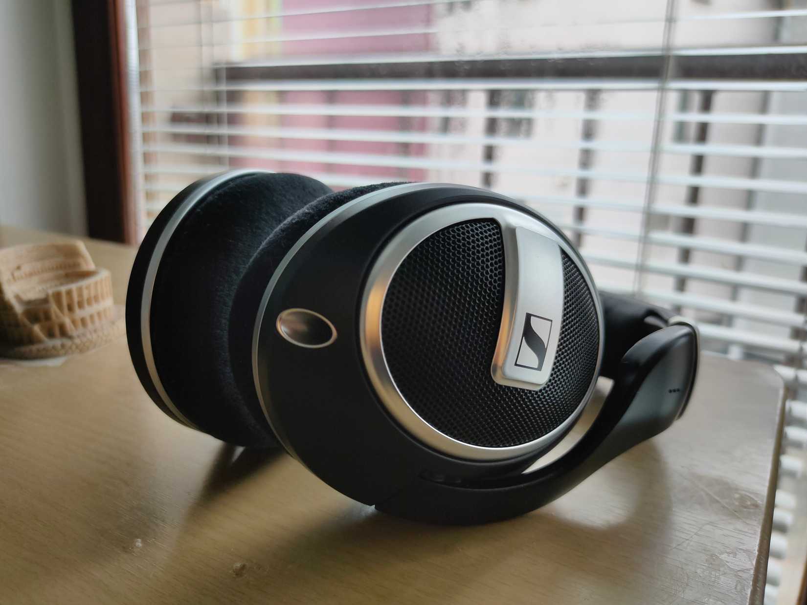 Open-Back vs. Closed-Back Headphones: What's the Difference?