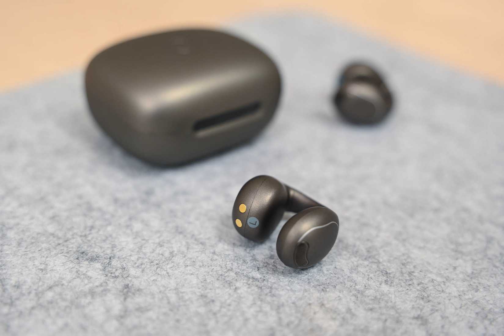 Soundcore C40i Review: No Frills, but Great Clip-On Earbuds