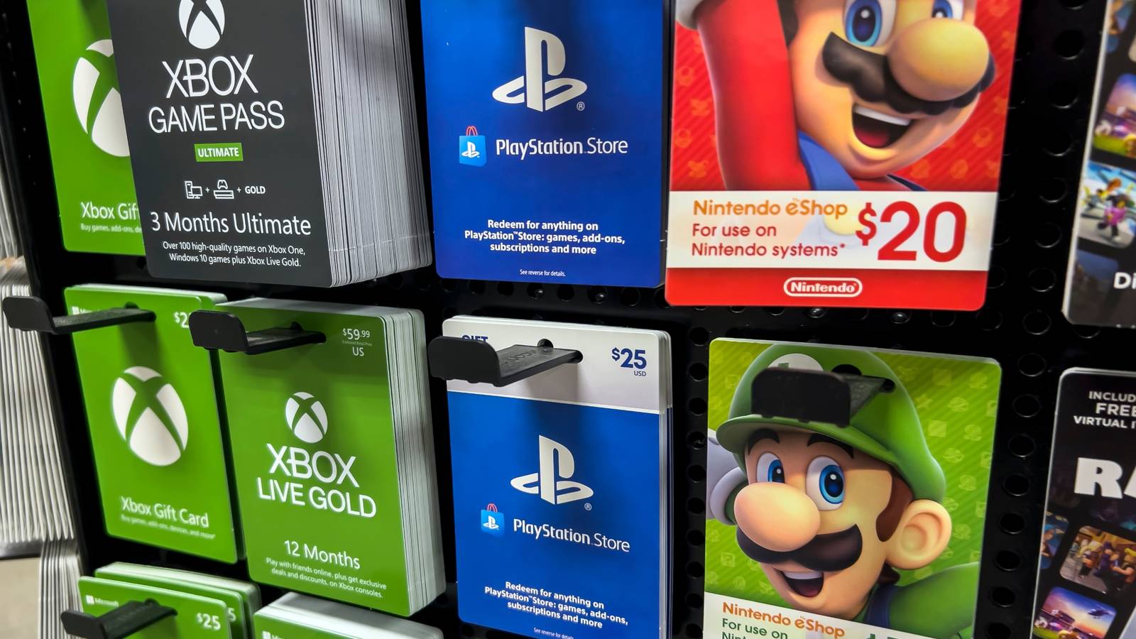Buying Video Game Gift Cards? Here’s How Much Money to Give