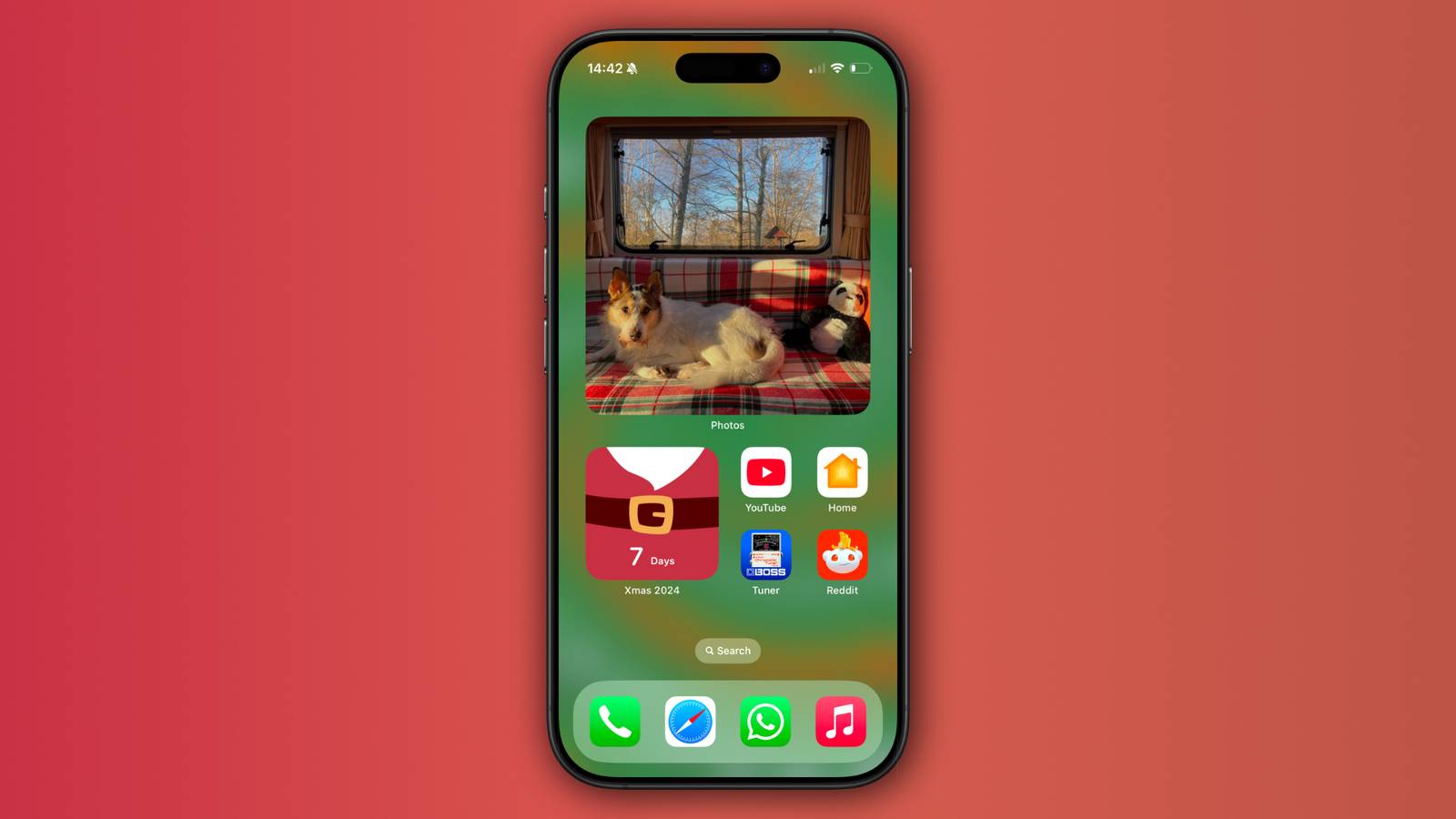 I Put My iPhone in the Christmas Spirit With These 3 Tweaks