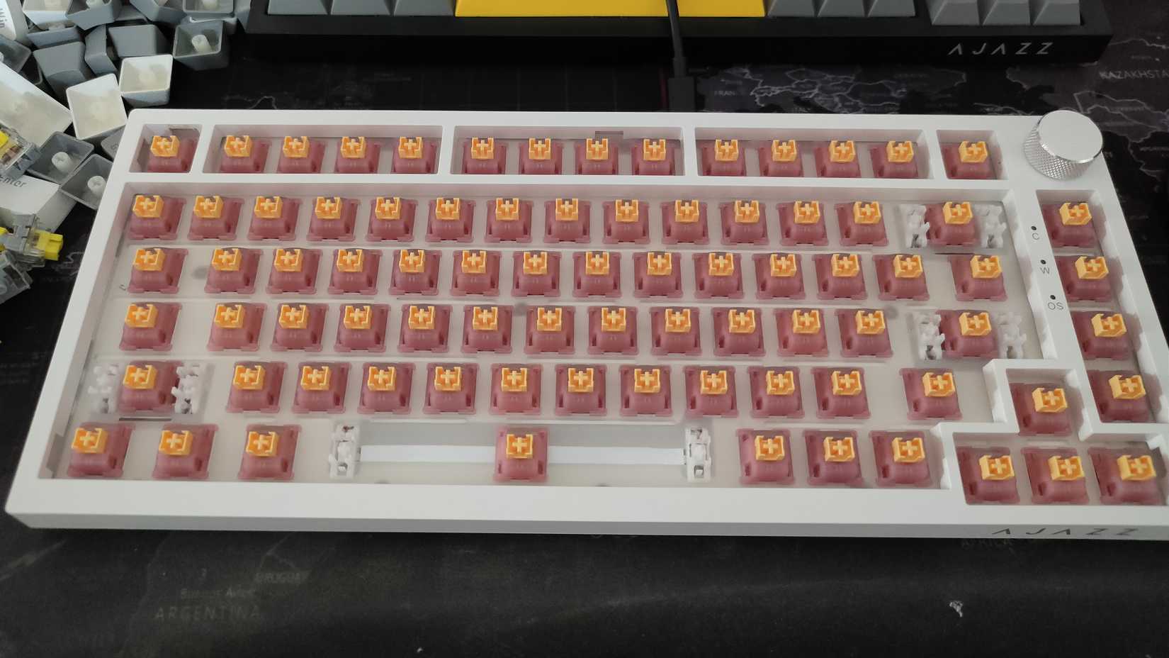 5 Ways to Get the Benefits of a Mechanical Keyboard Without the Noise