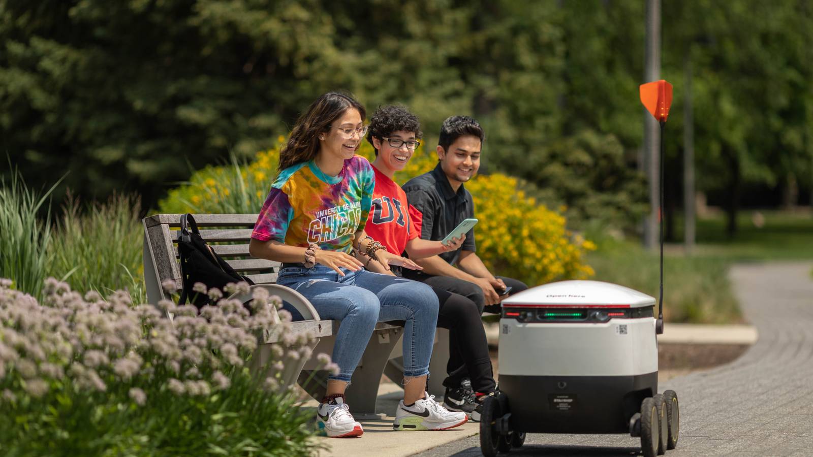 What Are Sidewalk Robots and How Do They Deliver Your Food?