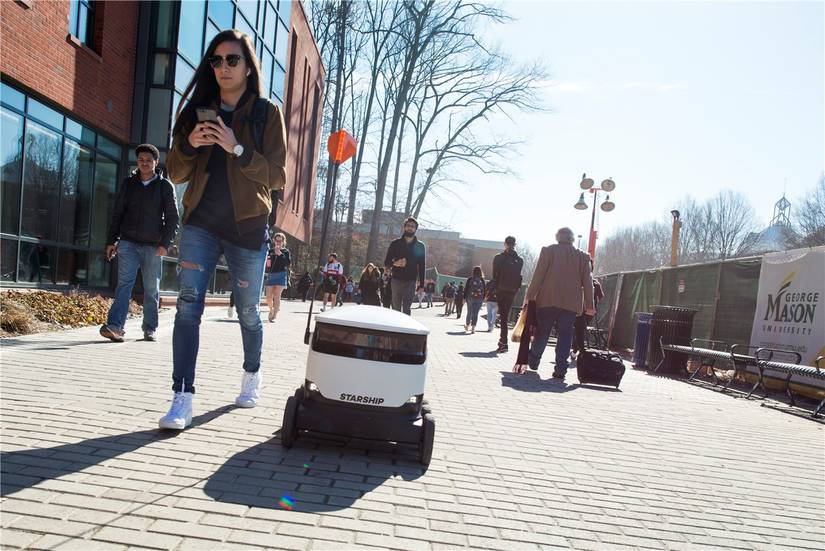 What Are Sidewalk Robots and How Do They Deliver Your Food?