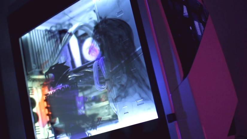 MSI’s New Gaming PC Has a Touchscreen Case, and I’m Slightly Obsessed