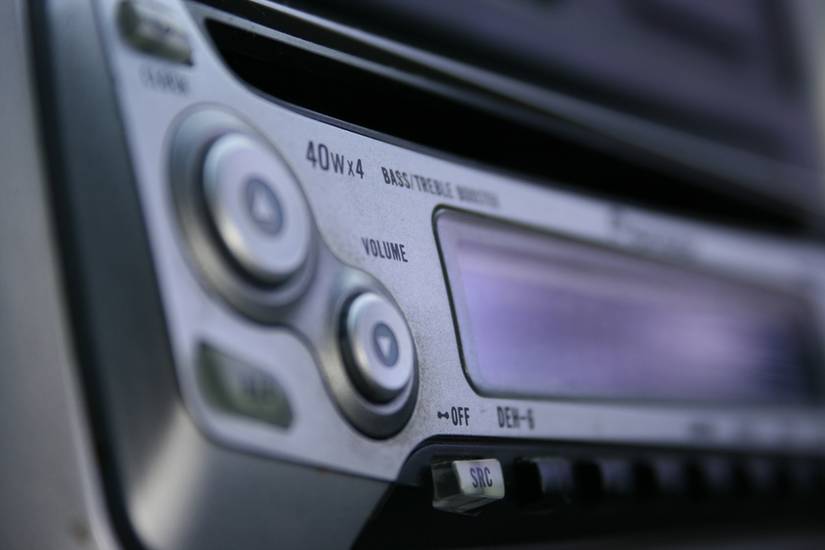 6 Ways to Play CDs in a Modern Car