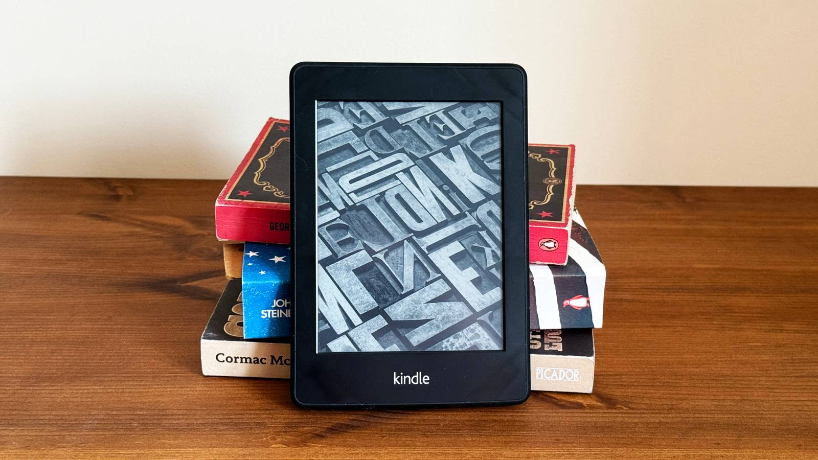 You Can Finally Filter Ads on Your Kindle Lock Screen
