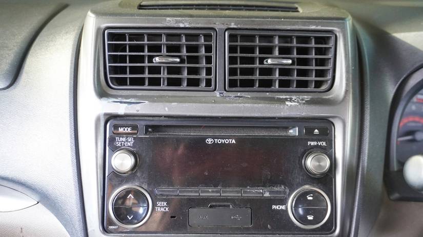 Single-DIN vs. Double-DIN Car Head Units: What’s the Difference?