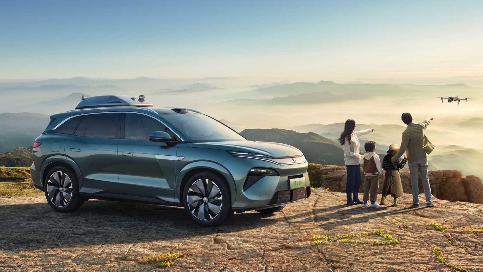 Tesla Rival Unveils 'Megawatt' Chargers Capable of Fast-Charging 250 ...