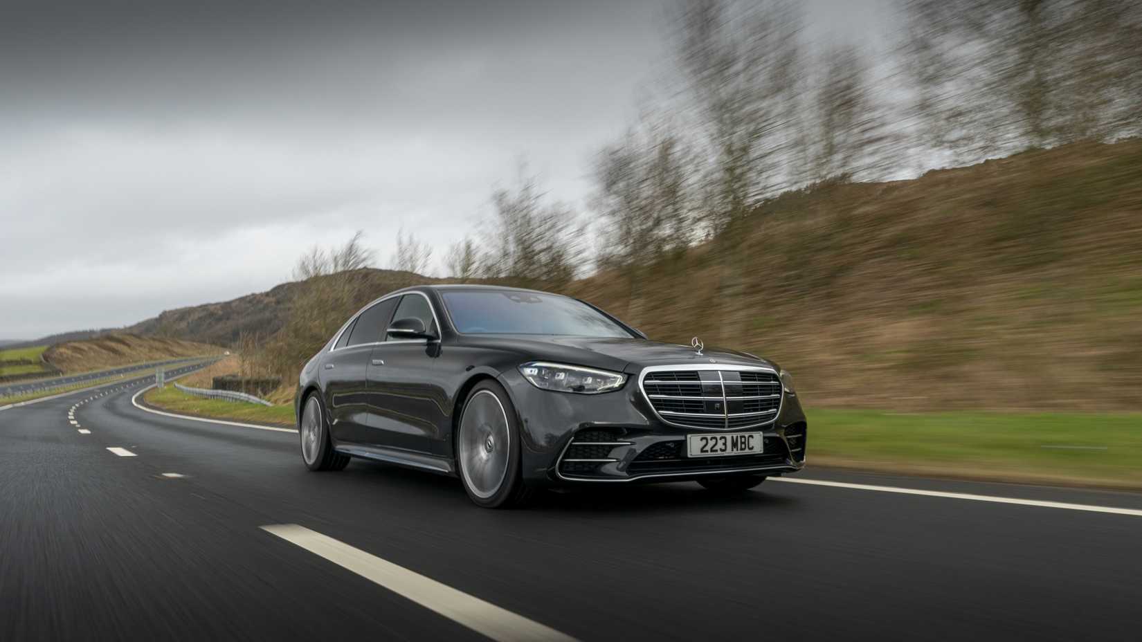 Best Cars With Hands-Free Driving Tech in 2025