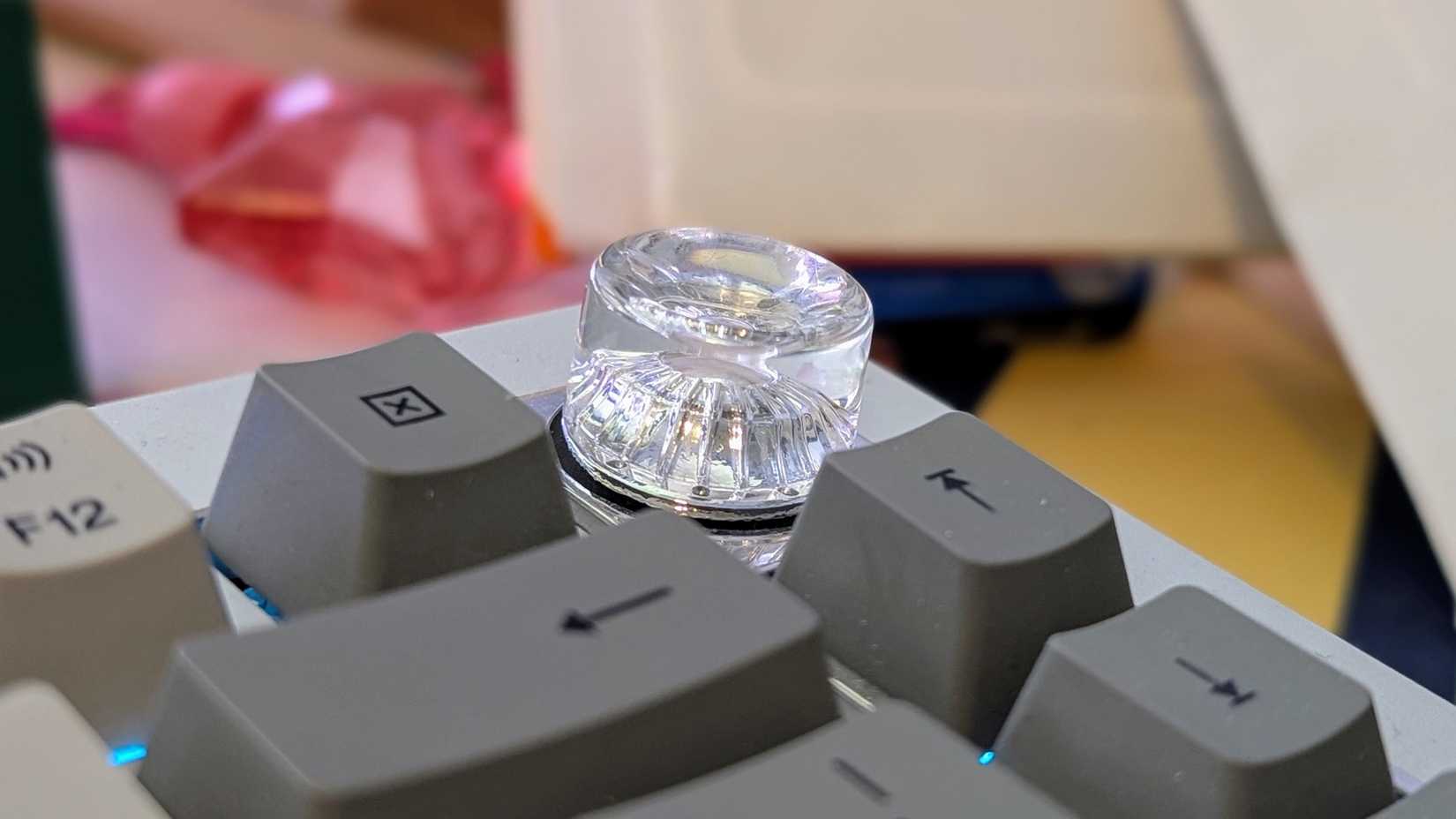 Your Keyboard Needs a Big Ol' Volume Knob