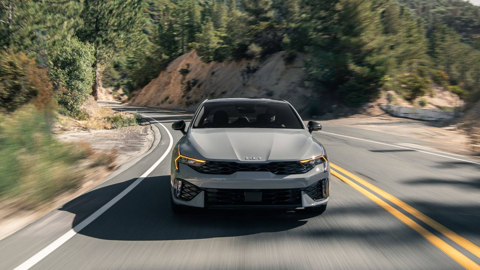 This Kia Proves a Sports Sedan Can Be Stylish, Quick, and Affordable