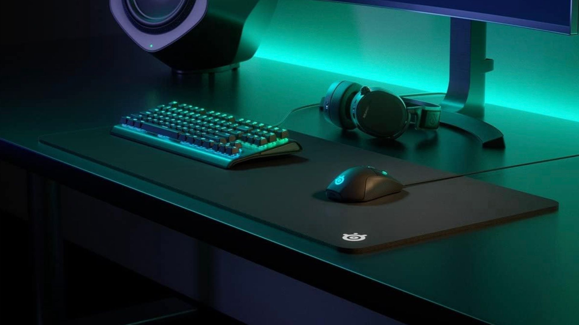 This XXL SteelSeries Mouse Pad Is Only $20 Right Now