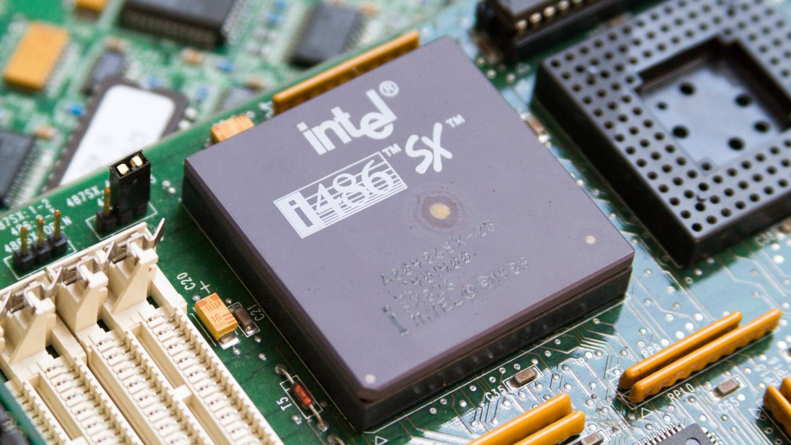 How to Check If Your PC Uses an i486 or i586 Processor