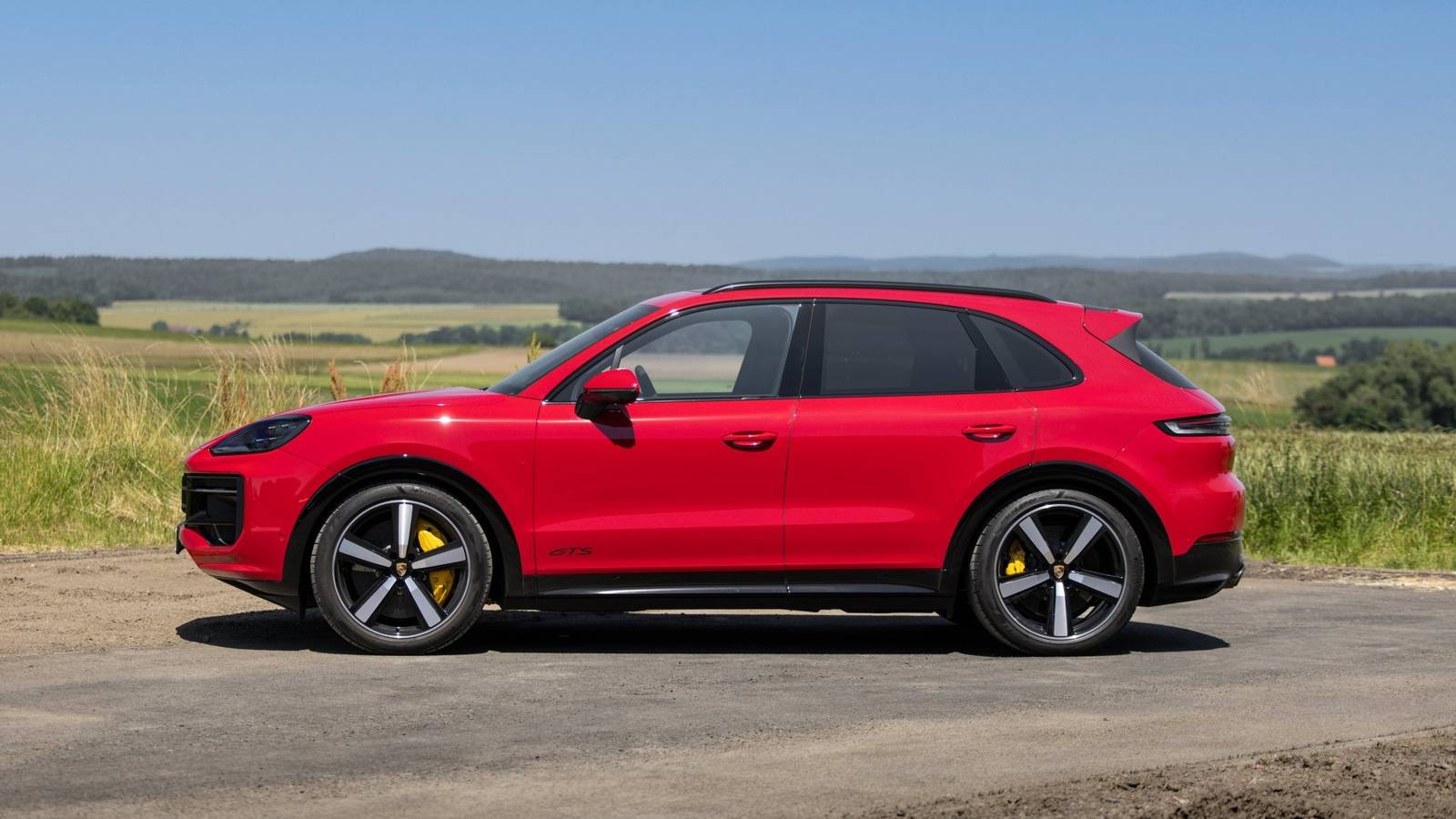 This Mid-Size SUV Combines Luxury and Thrilling Performance