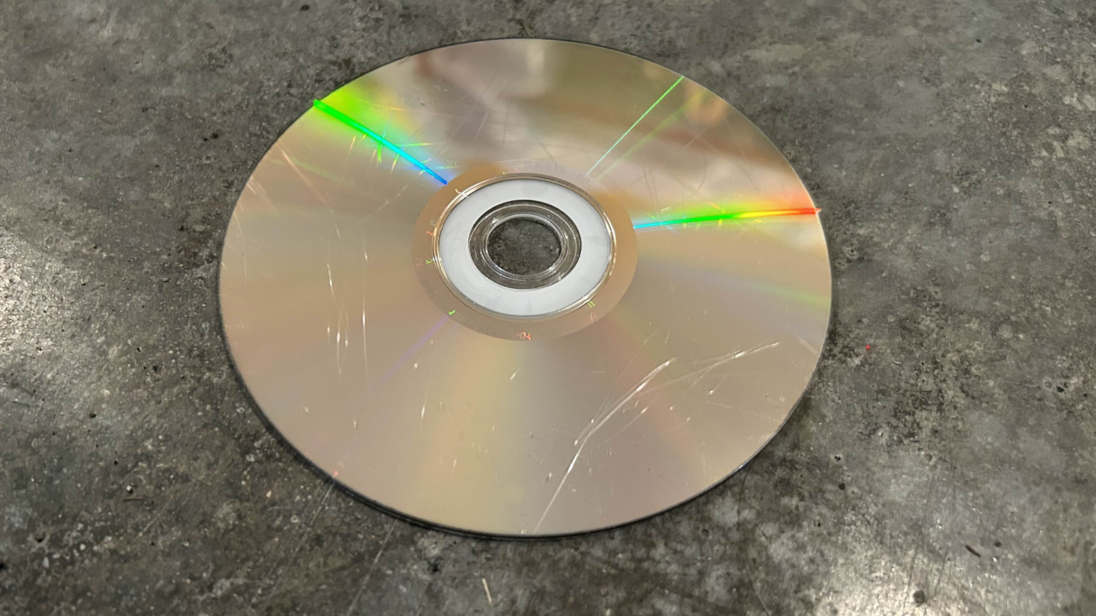 How to Fix Scratched Game, Movie, and Music Discs