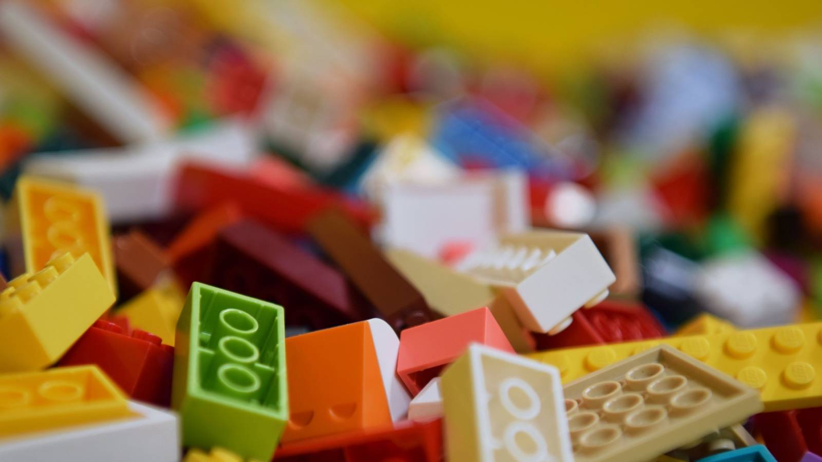 Are LEGO-Compatible Knockoff Bricks Worth Buying?