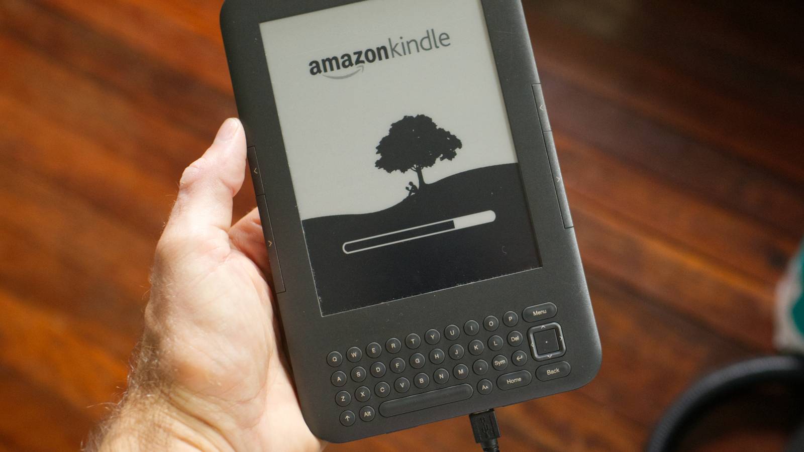 Amazon is turning your old Kindle into a paperweight—here's how to give ...