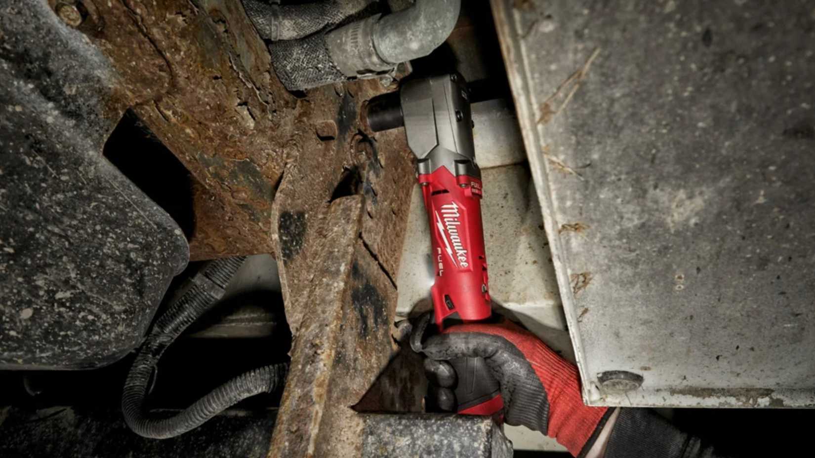 5 Must-Have Milwaukee Tools for DIY Car Repairs