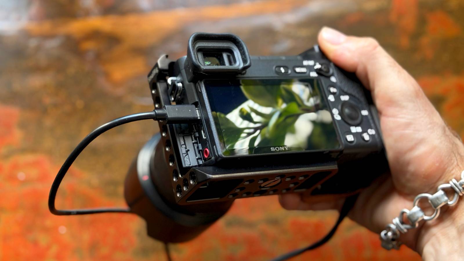 7 things you can plug into your mirrorless camera's USB port