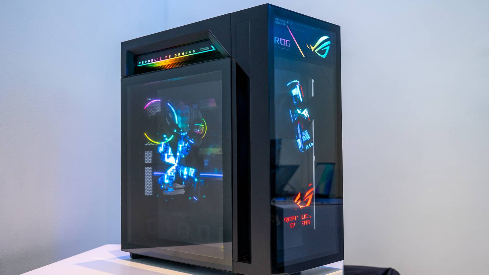 This new ASUS ROG PC has holograms in the case window