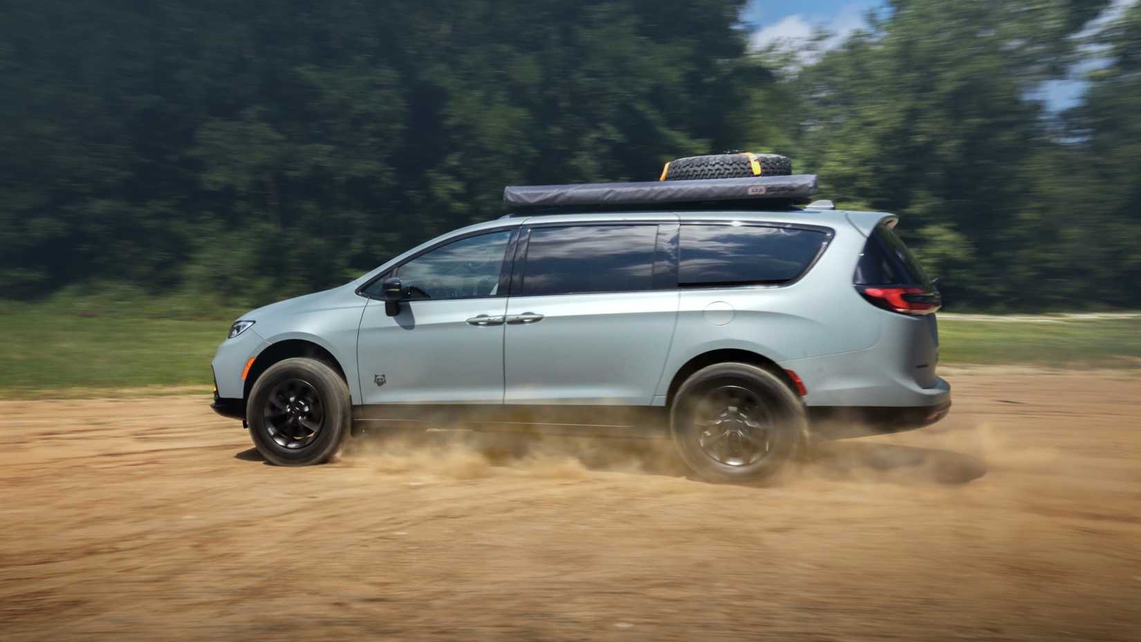 This American minivan challenges SUVs in off-roading performance