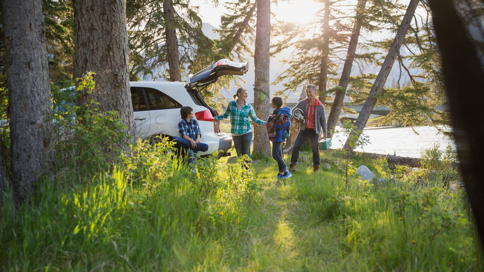 Campground cinema to mobile office: 3 ways to use your car’s Wi-Fi hotspot