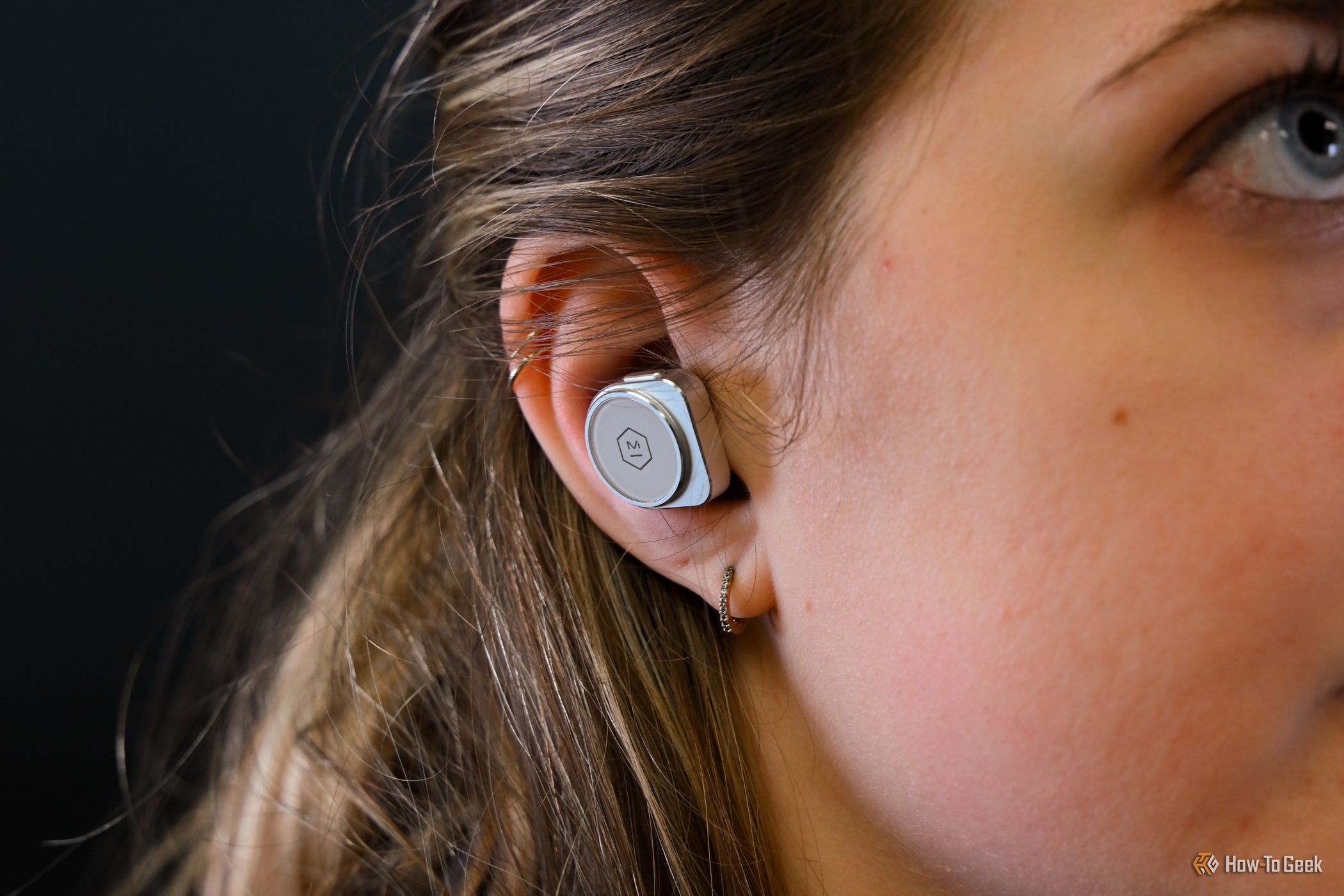 How to Fix One Earbud That Is Louder Than the Other