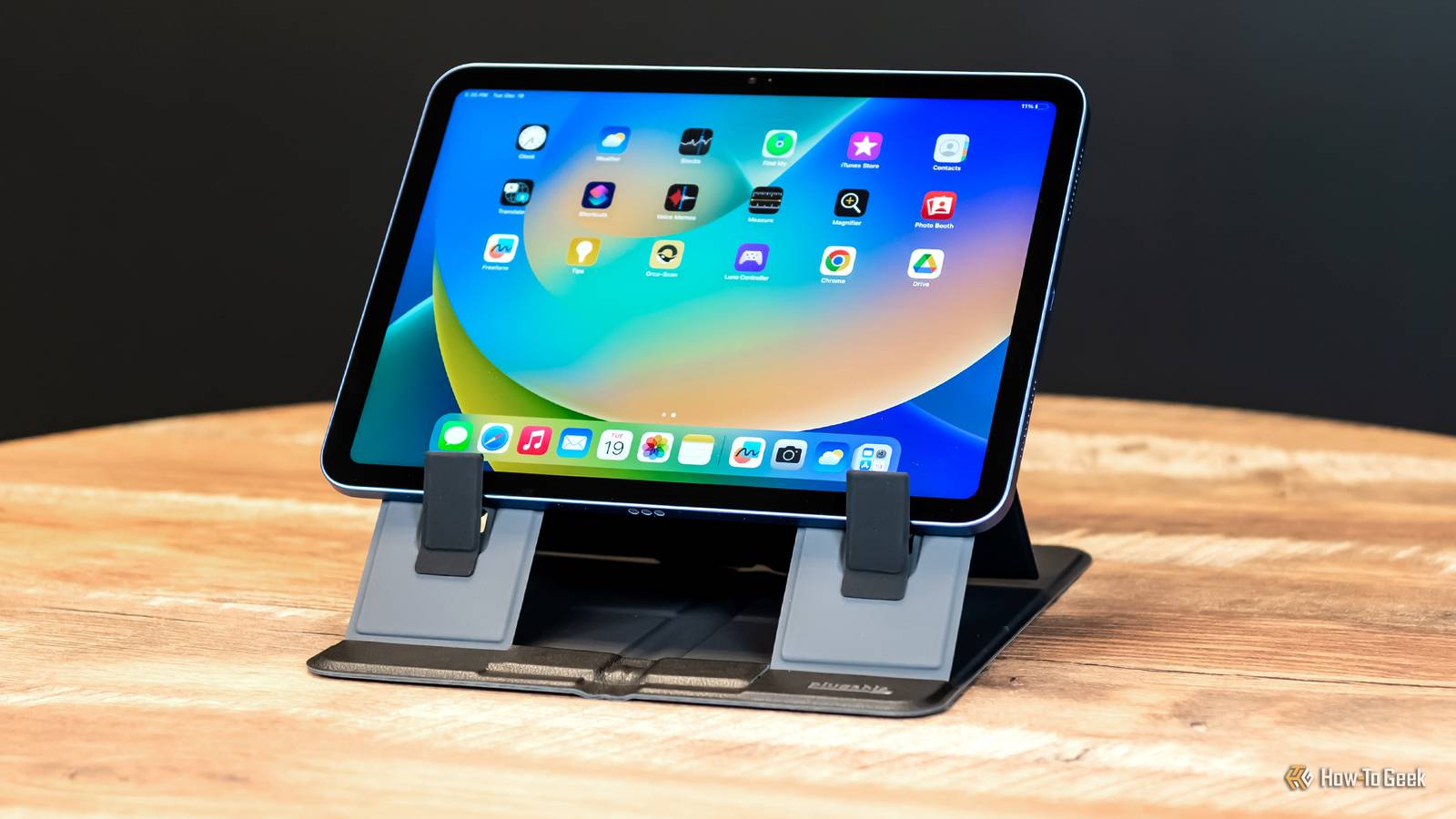 Plugable PT-STANDX Foldable Tablet and Laptop Stand Review: Tread ...