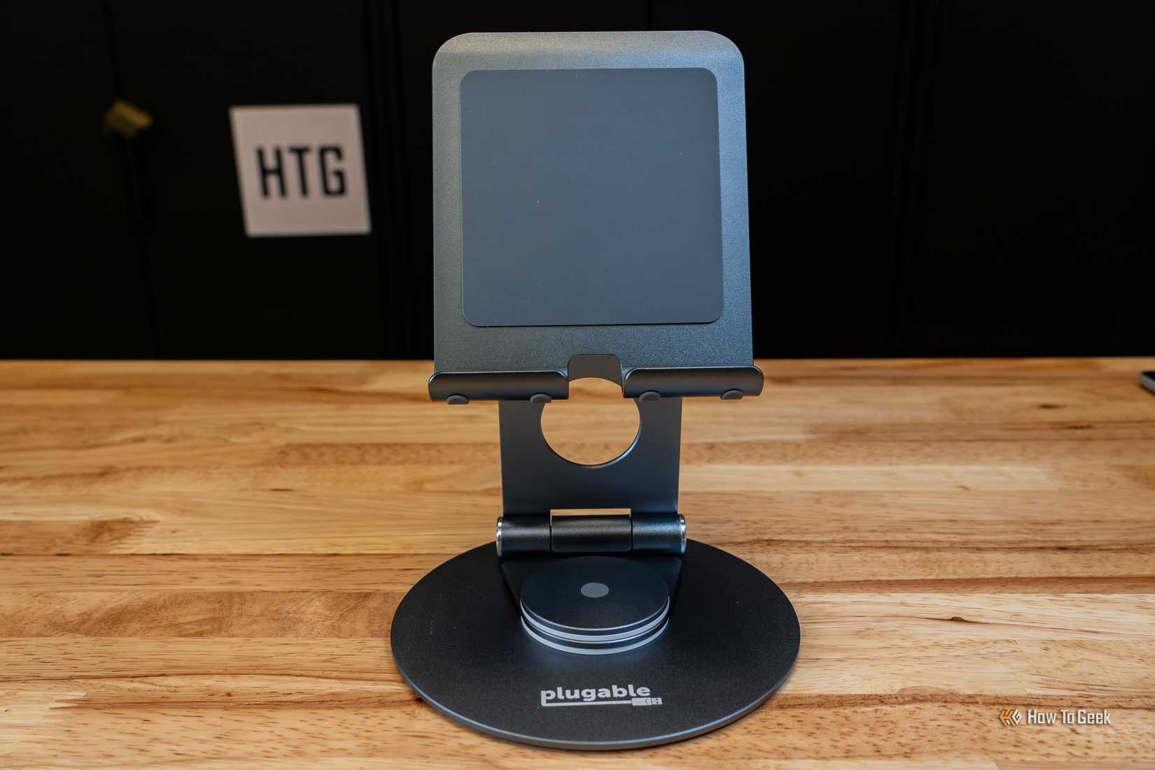 Plugable PT-STAND1 Review: Rotating iPad Stand That’s Kitchen-Ready