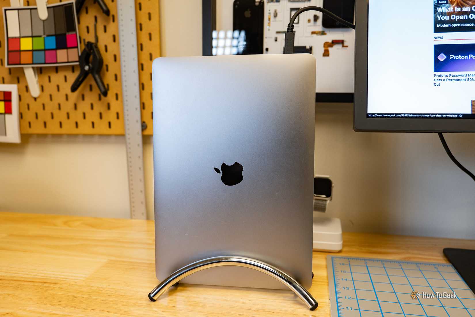 Twelve South BookArc Flex Review: The (Almost) Perfect MacBook Stand