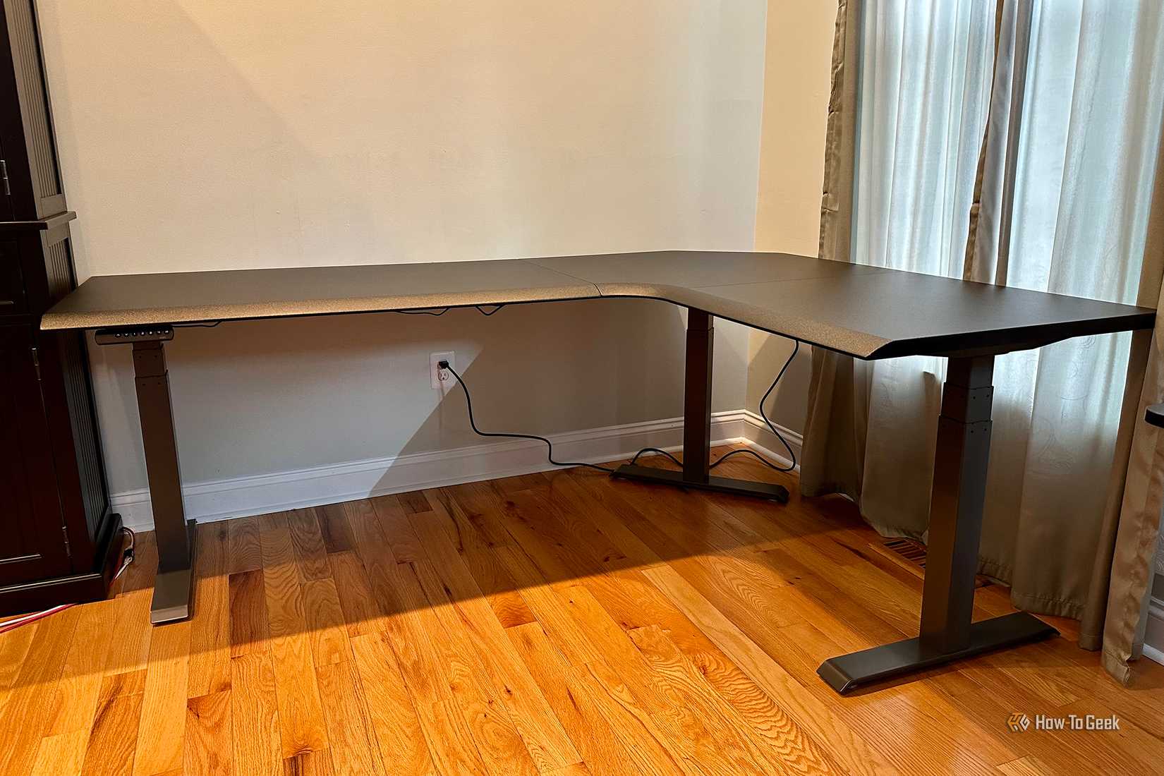 Vari L-Shape Electric Standing Desk Review: A Functional and Versatile ...