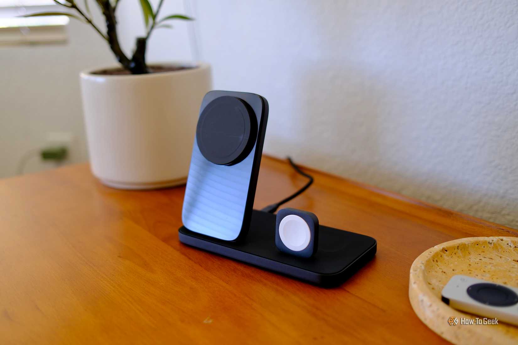 Nomad Stand One Max Review: Weighty 3-in-1 iPhone Charging Stand Is ...