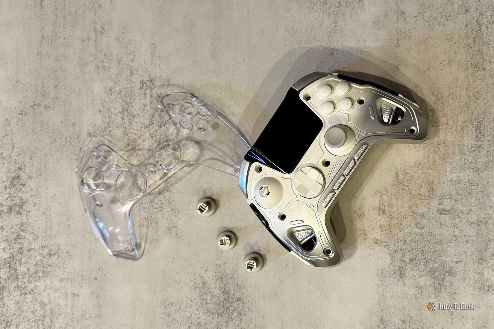 Manba One Review: Multi-Platform Controller with a Color Screen