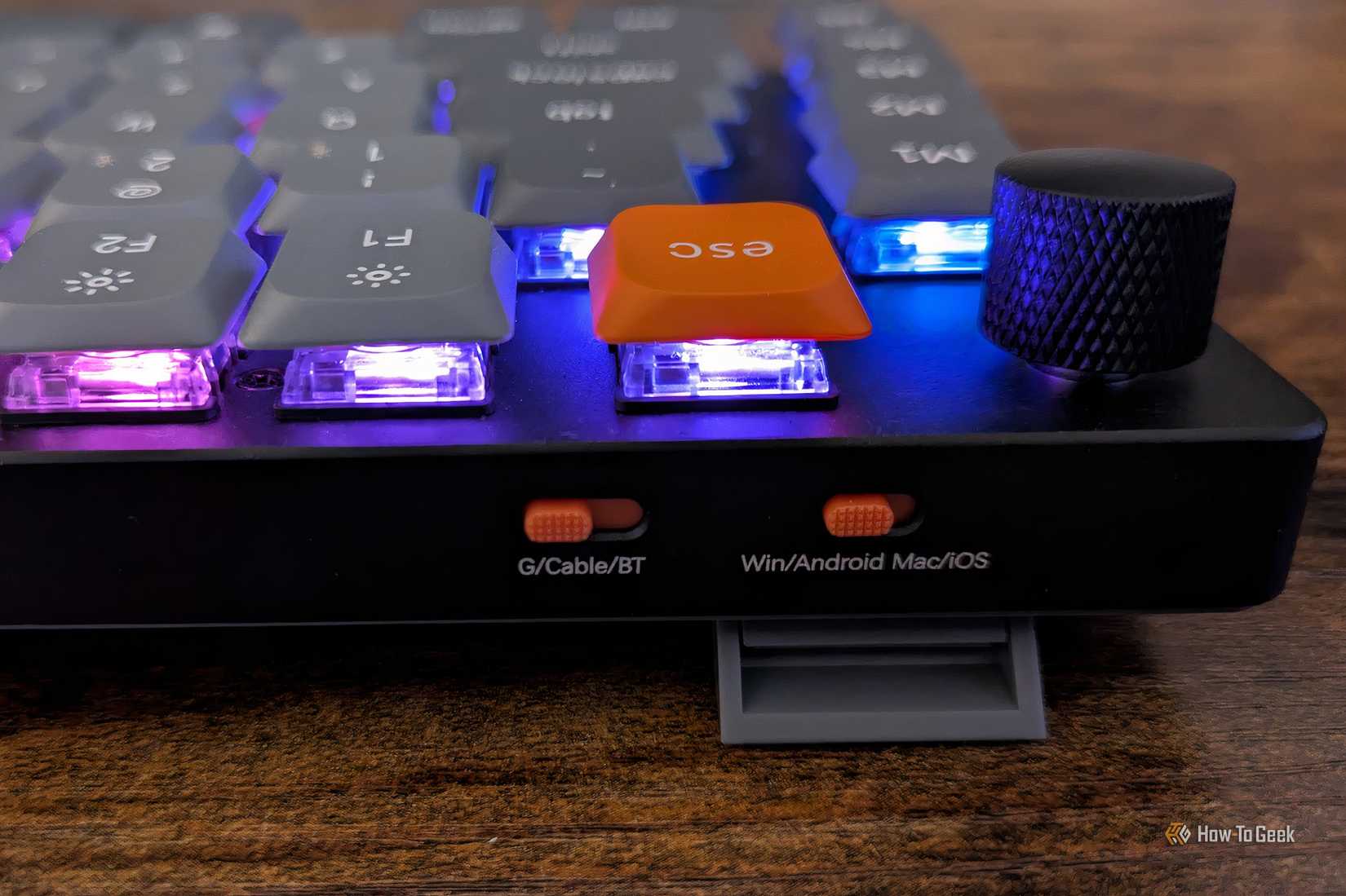 Keychron K15 Max Review: A Low Profile, Alice Layout, Slightly ...