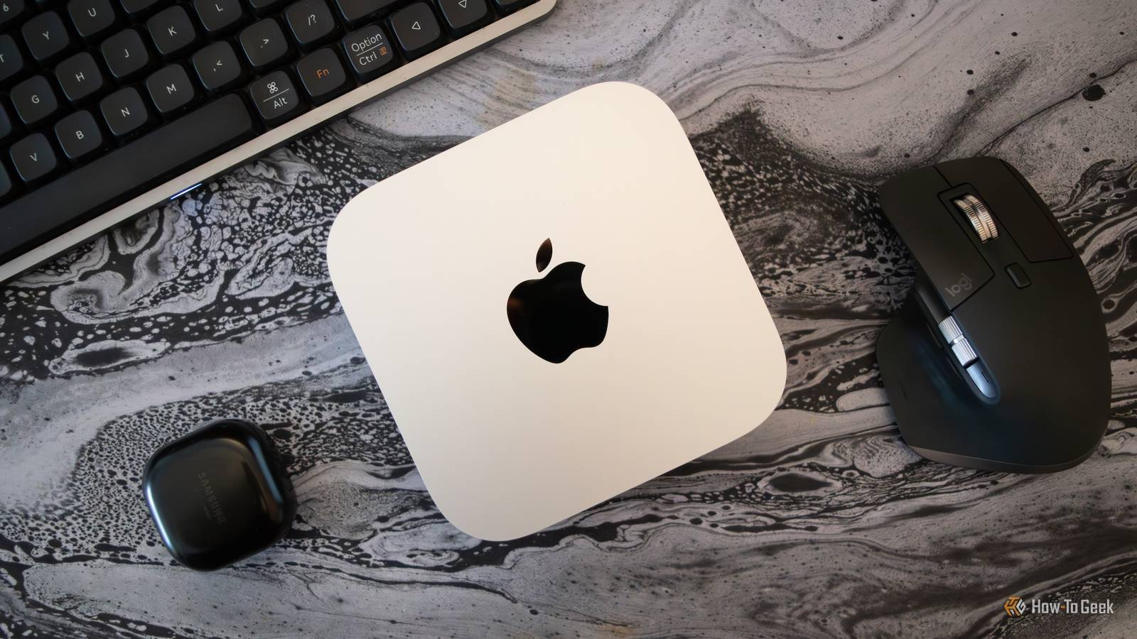 macOS vs. Linux: Which Is Best for Your Homelab?