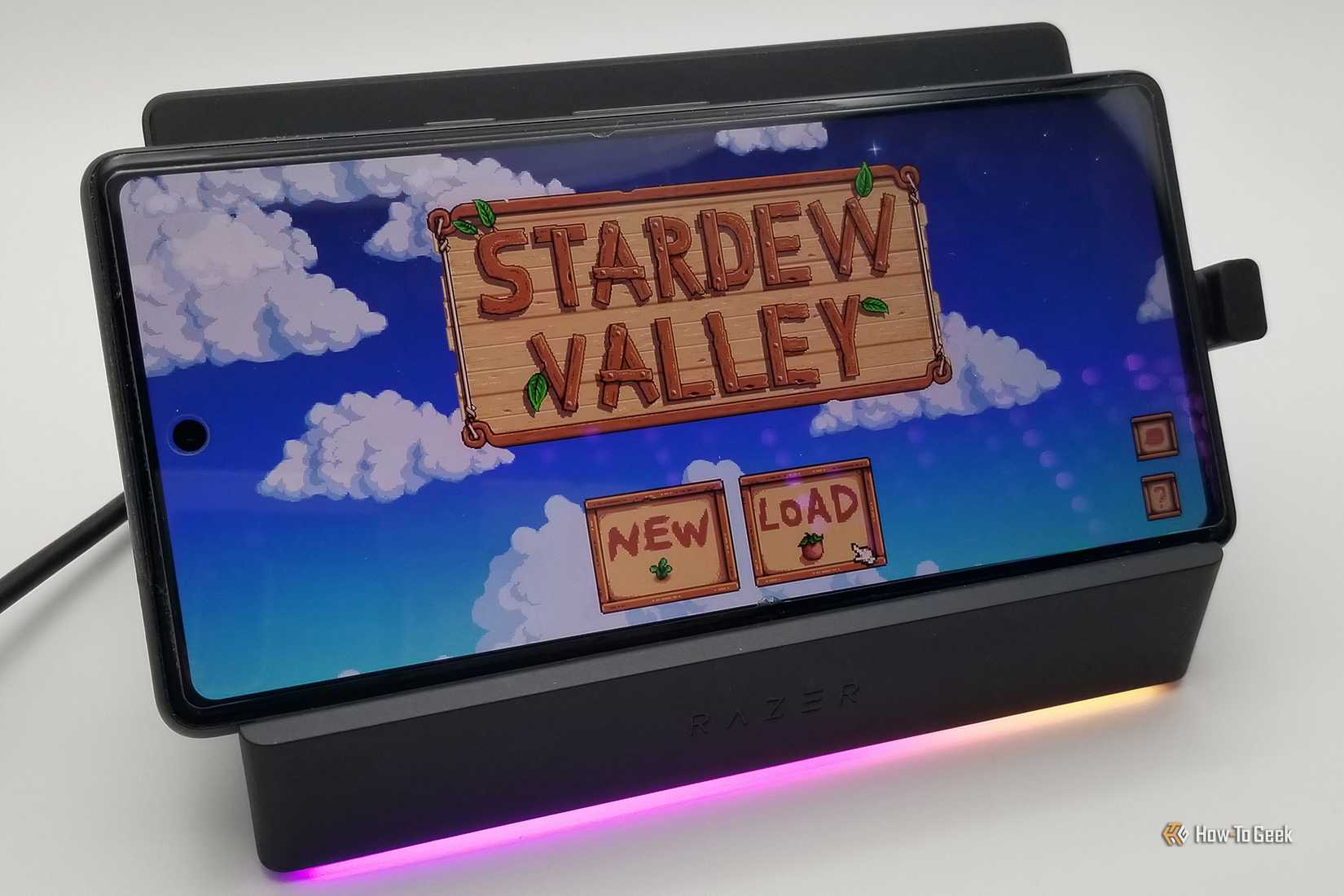 Razer Handheld Dock Chroma Review: An RGB Dock with Pass-Through Charging