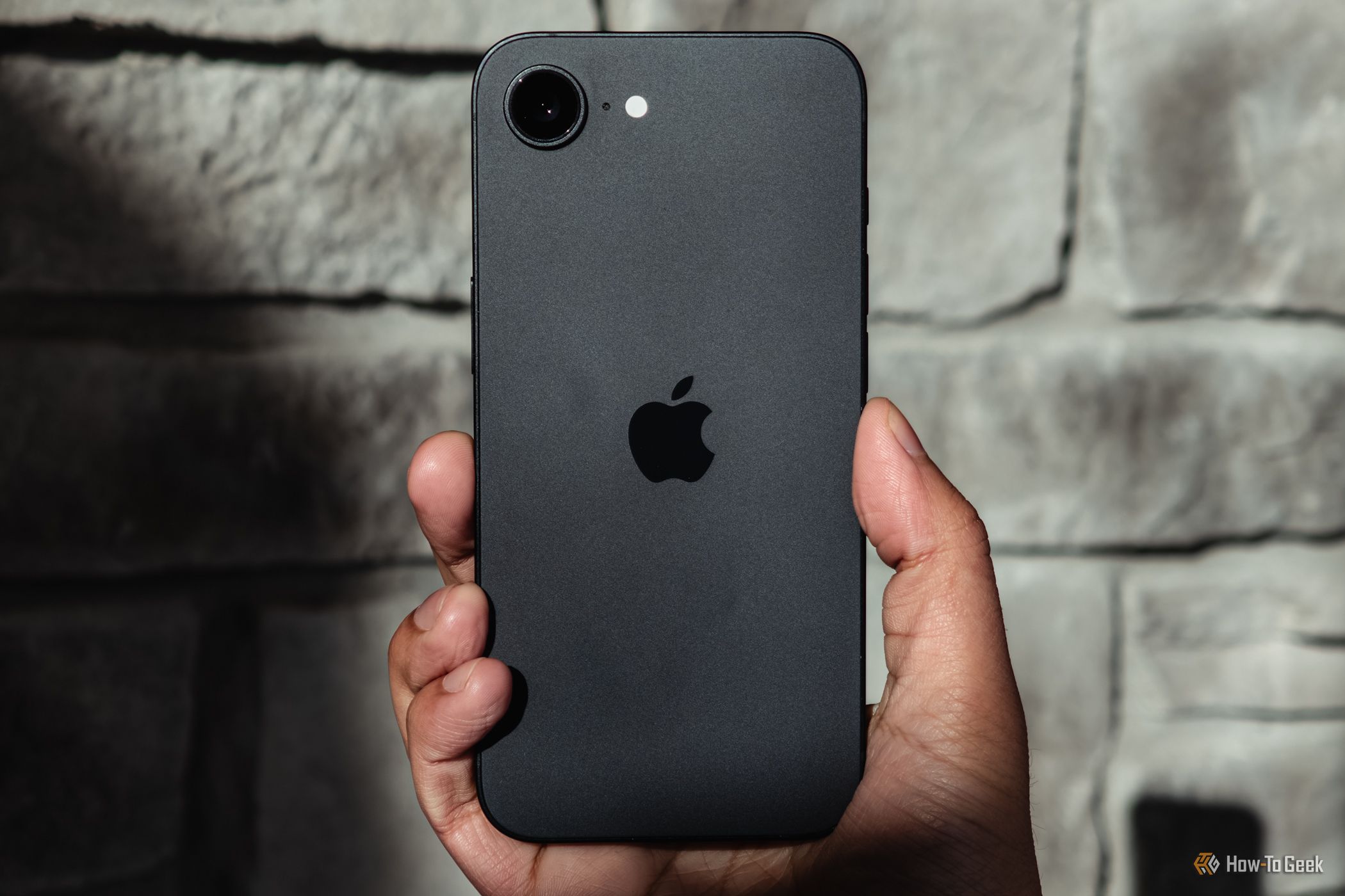 Apple's iOS 26 Has a New Design And Tons of New Features