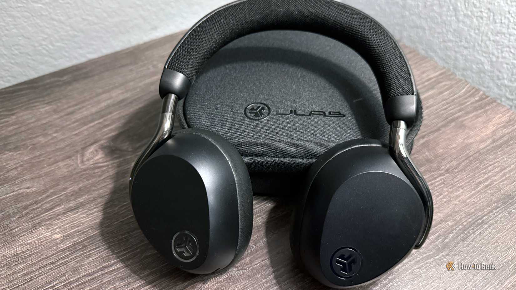 This Is How You Should Store Your Headphones