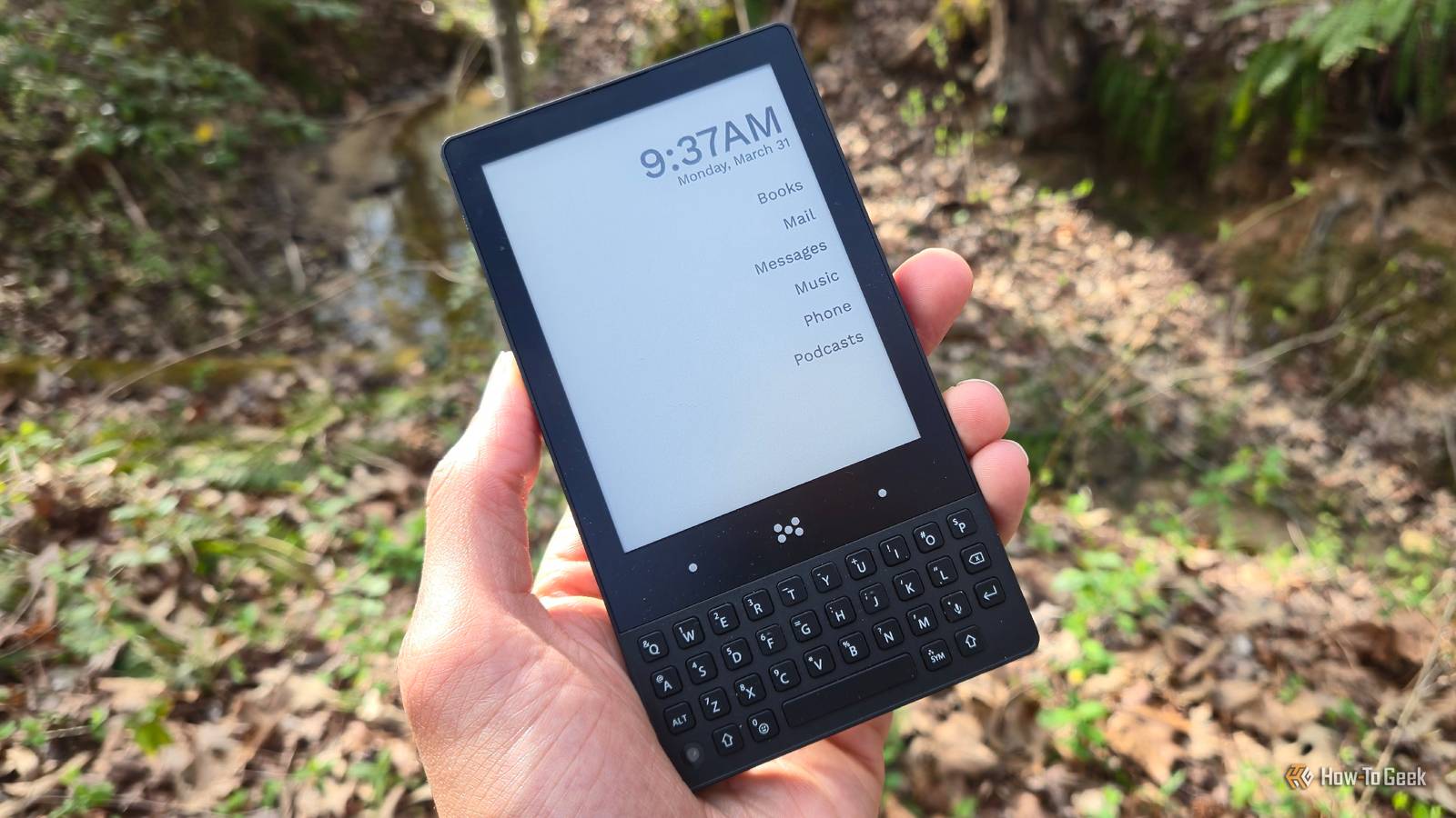 Minimal Phone Review: A Phone You'll Want to Use Less