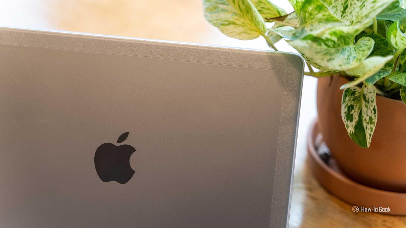 Incase Edge Hardshell Case for MacBook Pro Review: Perfect in Every Way