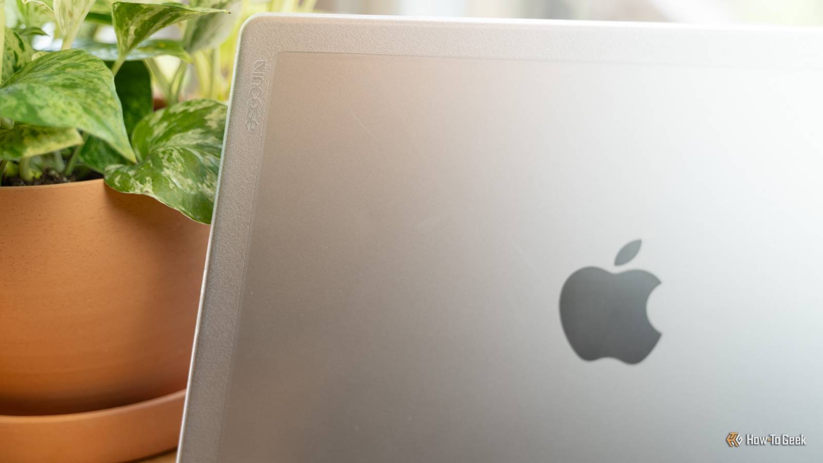 Incase Edge Hardshell Case for MacBook Pro Review: Perfect in Every Way