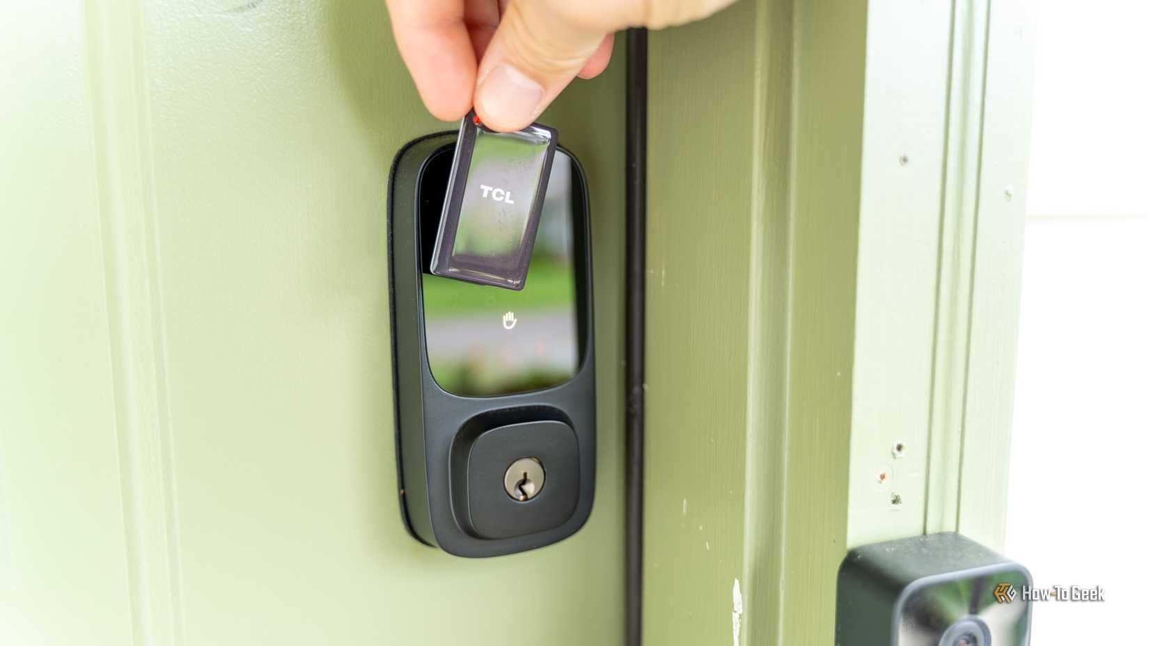 TCL D1 Pro Palm Vein Smart Lock Review: Futuristic But Limited
