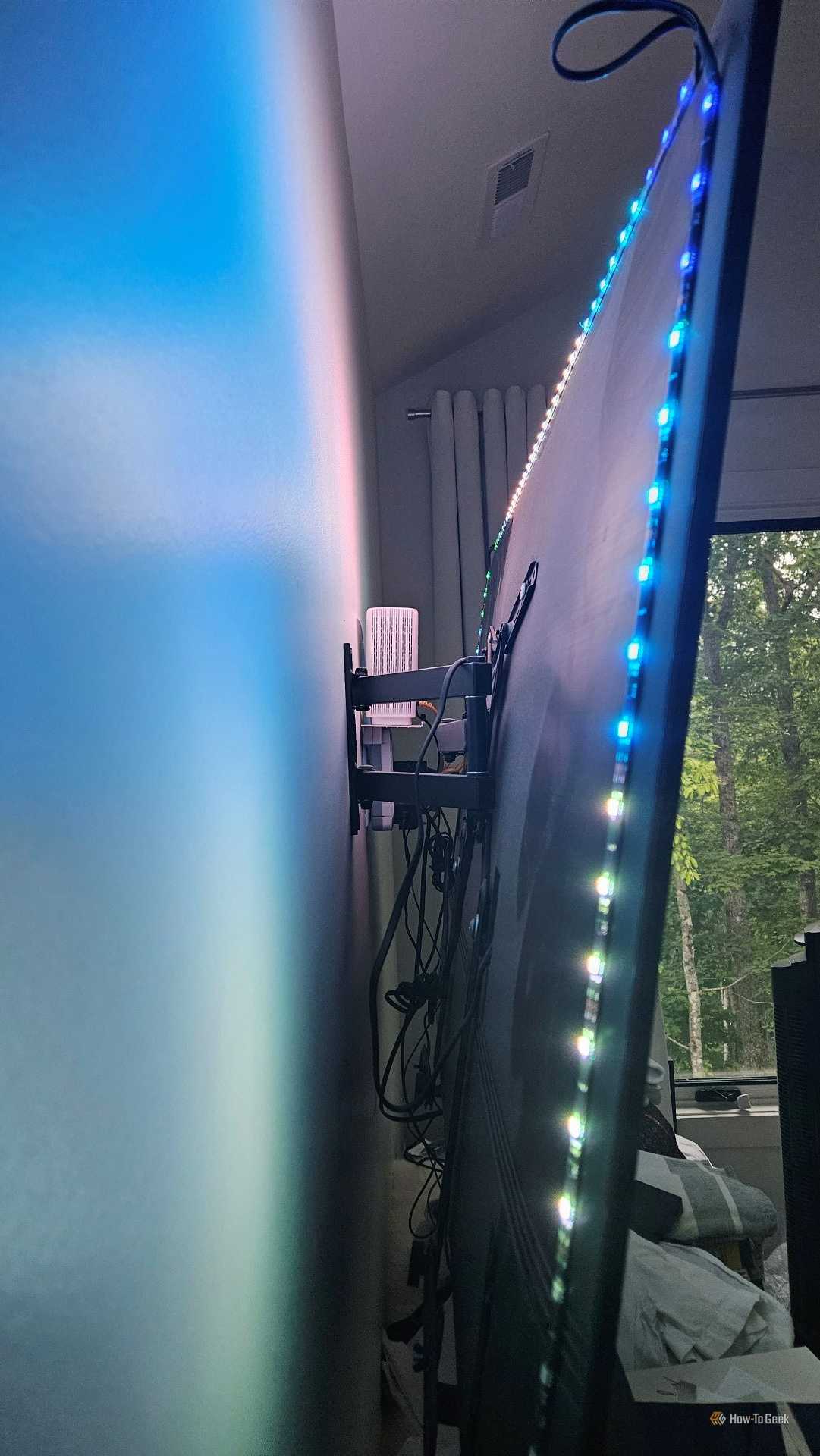 WiZ HDMI Sync Box With TV Backlight Review: A Great Ambient Light ...