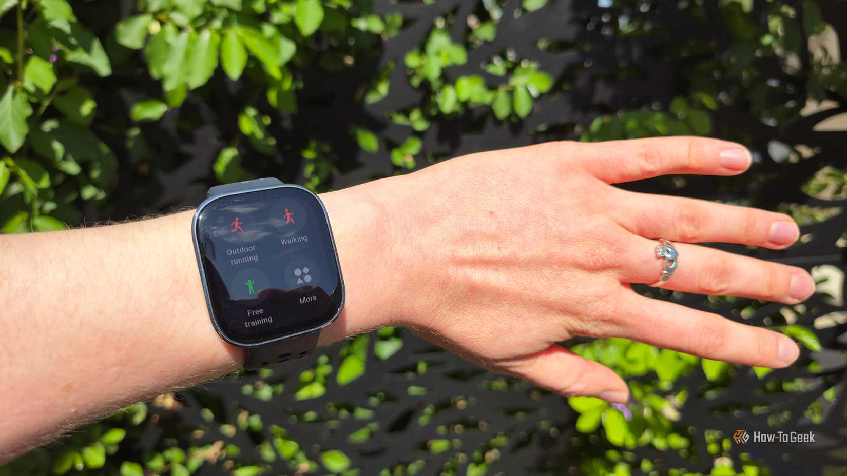 Amazfit Bip 6 Smartwatch Review: Excellent Value for the Money