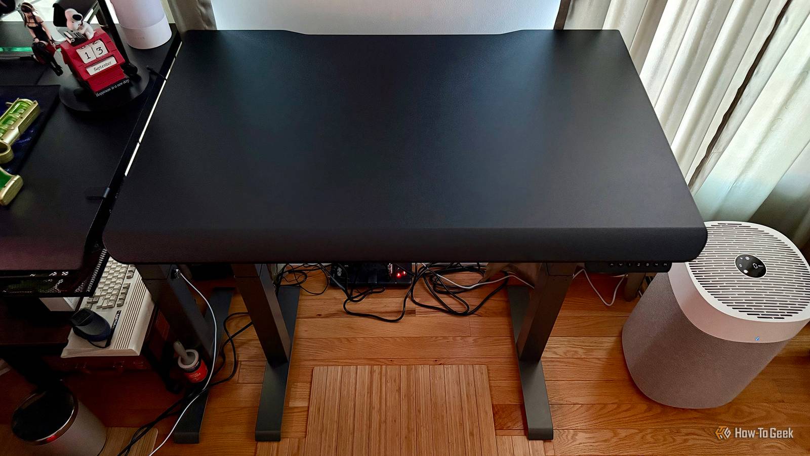 Vari’s Small Standing Desk Is Nearly Perfect, Save for Its Big Price