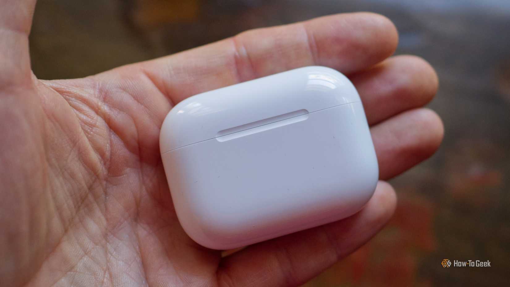 Apple EarPods vs. AirPods: Is Wireless Audio Worth the Extra Cost?